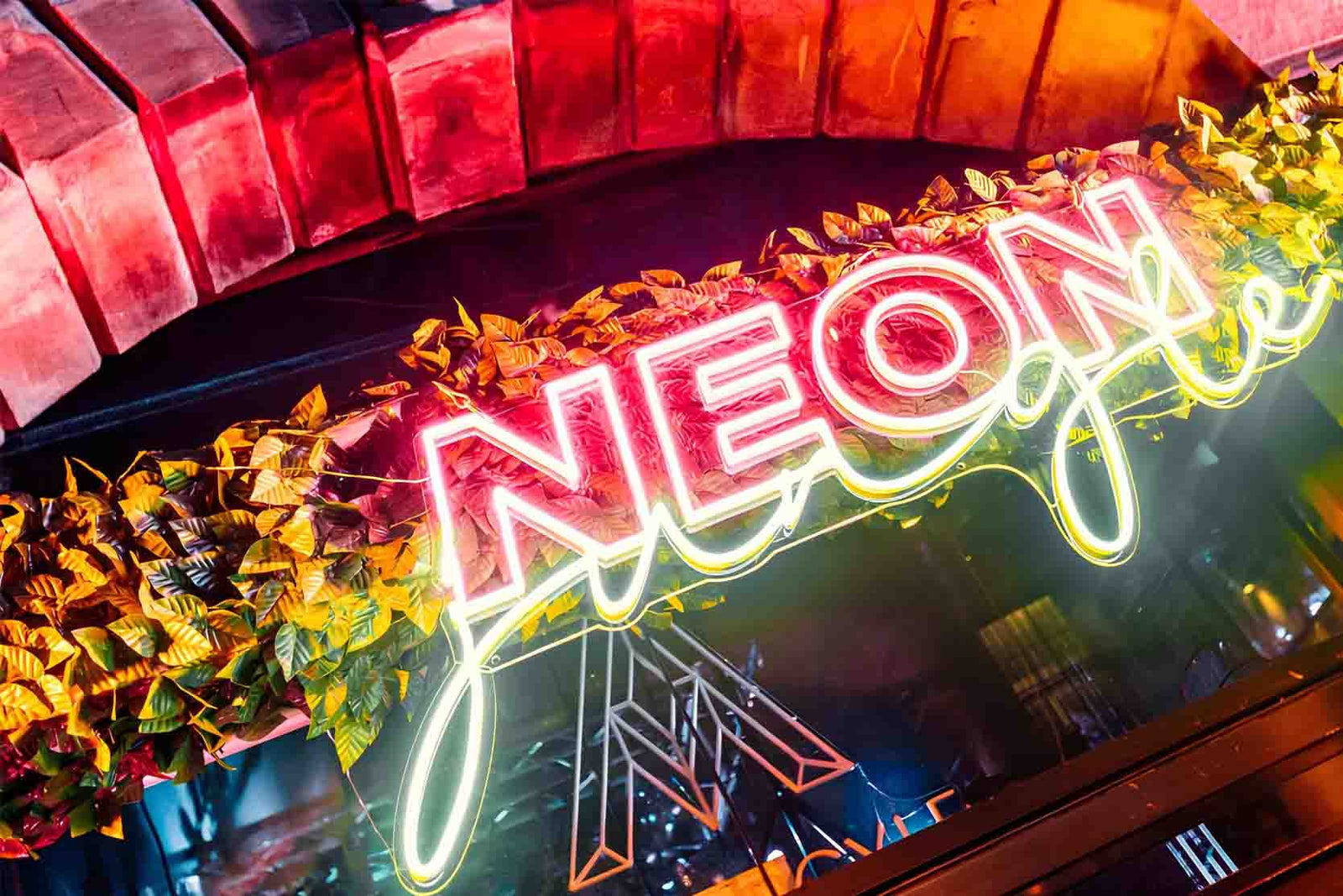 Custom Neon Sign & Wall Decor Lights | NeonsignLife